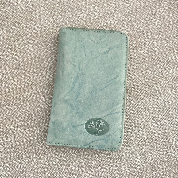 Buxton | Bags | Buxton Leather Card Wallet | Poshmark